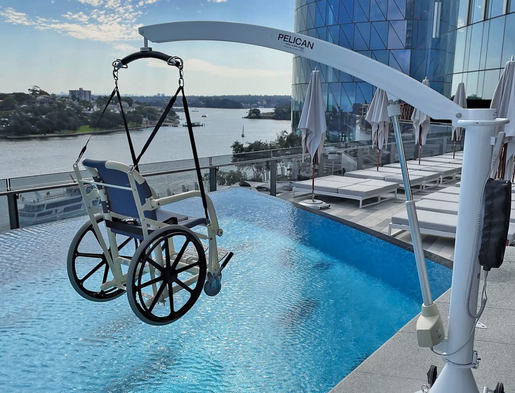 Pelican Pool/Spa Hoist - Para Mobility USA English